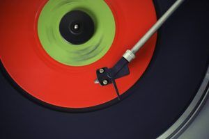 What is the history of the 12-inch vinyl record format? - UnifiedMFG