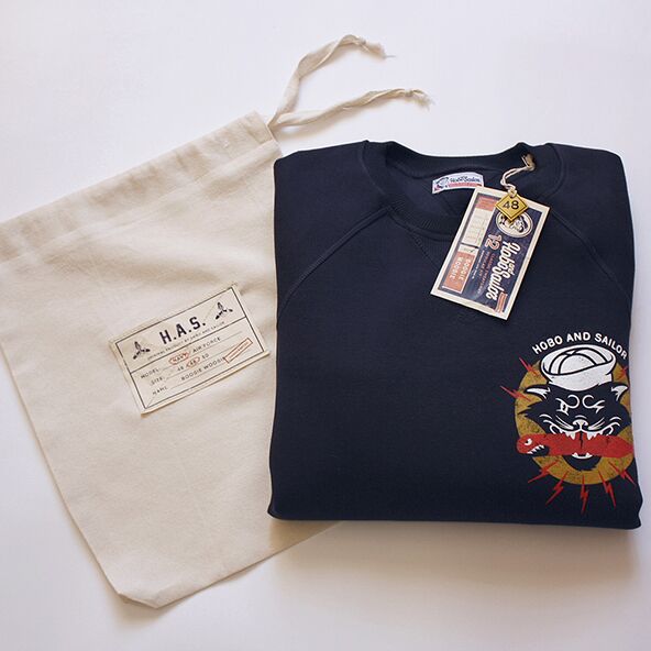 7 ways to personalize your custom t-shirt packaging - UnifiedManufacturing