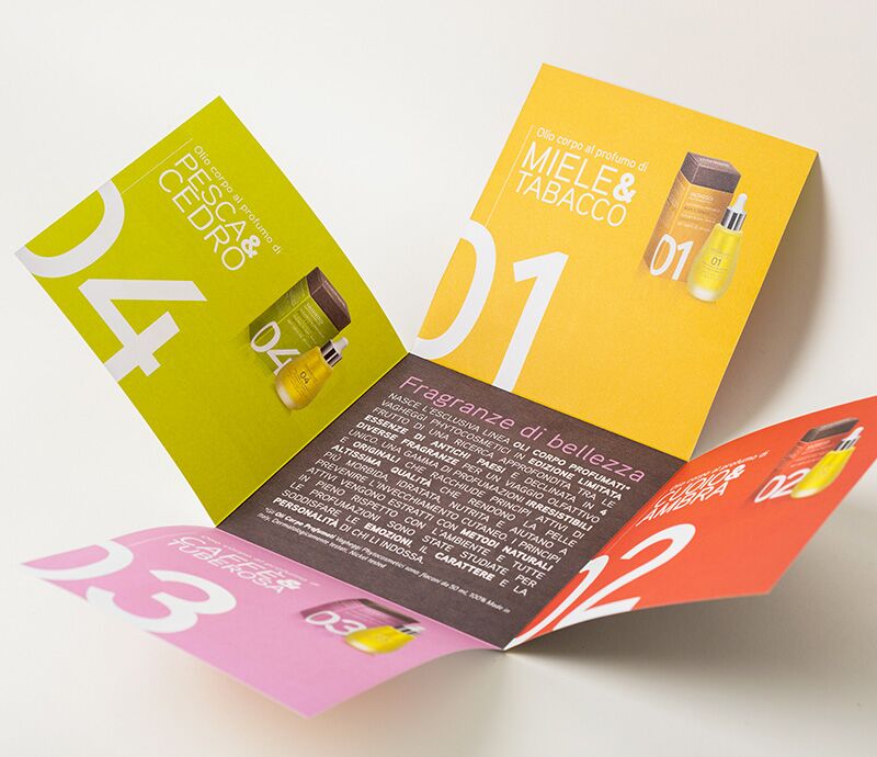 25 Company Brochures Designs That Could Impress Anyone ...